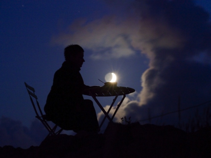 Charming Moon – Feel Desain | your daily dose of creativity