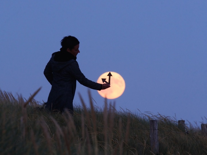 Charming Moon – Feel Desain | your daily dose of creativity