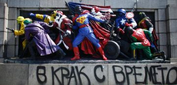 Soviet Army Monument Transformed into Superheroes – Feel Desain | your ...