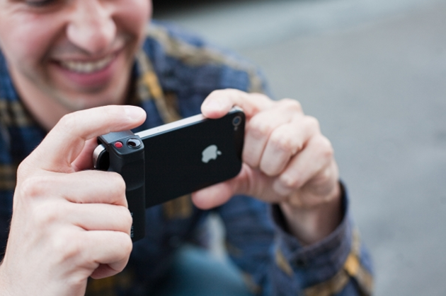iPhone Shutter Grip – Feel Desain | your daily dose of creativity