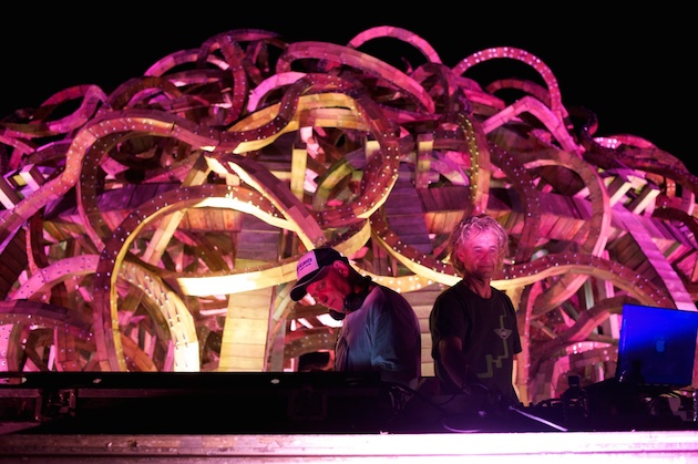 Twisting Video Mapping Light Show | N. Polissky – Feel Desain | your ...