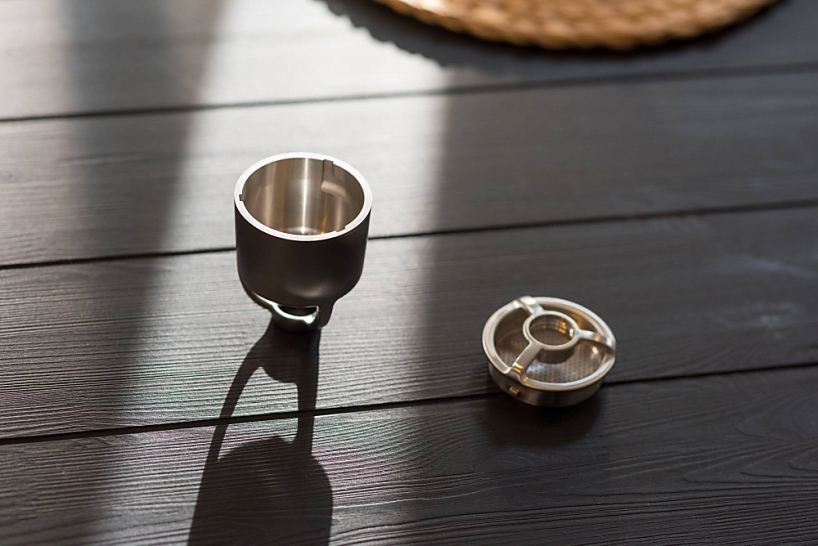 Vaupel creates for Atmos Coffee a disruptive coffepot – Feel Desain ...