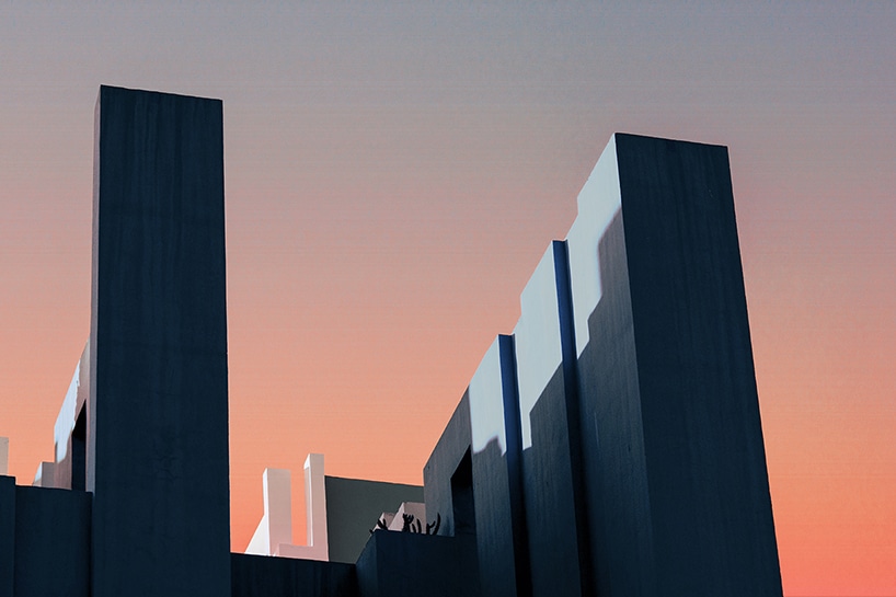 The Human-Alien Barrier: new sides of La Muralla Roja by Photographer ...
